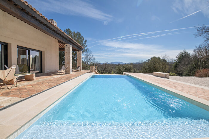 Maison 10 pièces à vendre à Saint-Maximin-la-Sainte-Baume, Clos de Roques