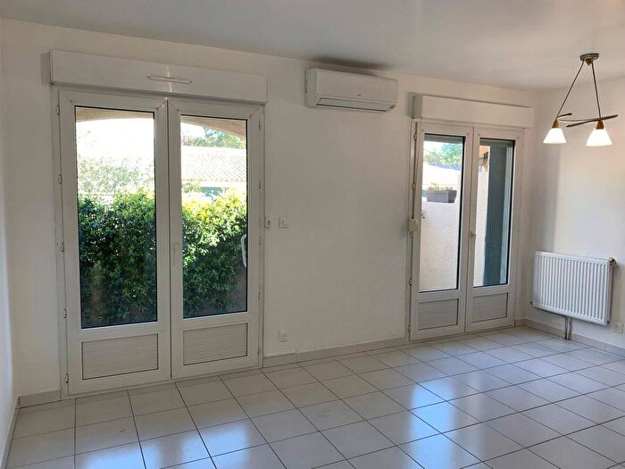 Appartement à louer - Beaucaire, Nîmes - 2 pièces - 1 chambre