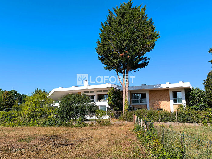 Saint-Martin-la-Garenne - Maison 10 pièces à vendre