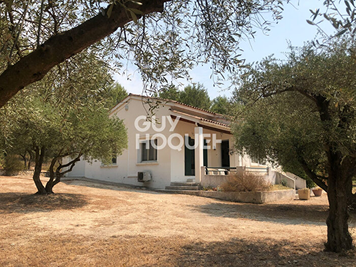 Maison 4 pièces à Tarascon, Saint-Gabriel, Route d'Avignon, Route de Boulbon, à vendre