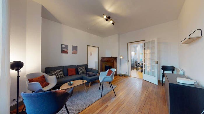 Appartement 8 pièces à Gare-Jean Jaurès, Vitry-sur-Seine, à louer