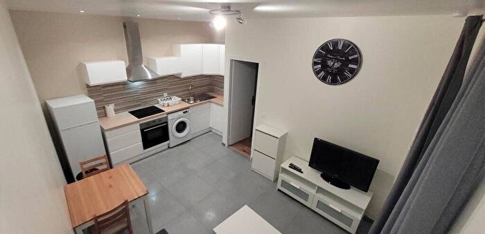 Appartement à louer - Saint Martin Sud, Étampes - 2 pièces - 1 chambre