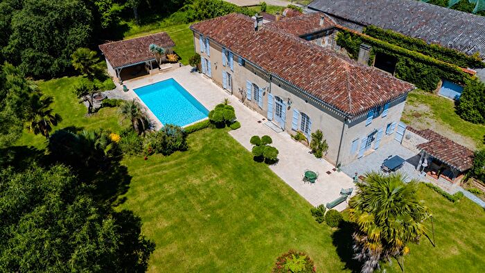Maison 12 pièces à Agen, à vendre