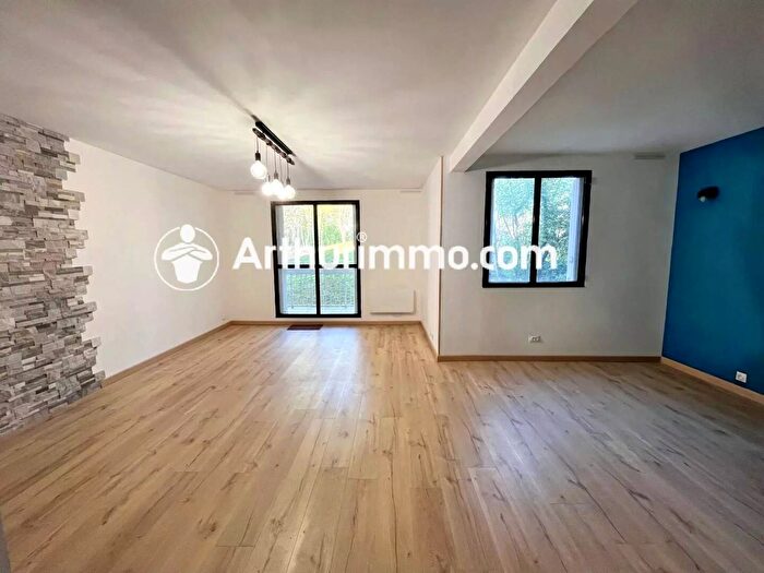 Appartement à louer - Plessis la Forêt, Savigny-le-Temple - 3 pièces