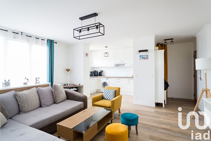Appartement à vendre - Livry-Gargan, Centre-ville - 2 pièces - 1 chambre