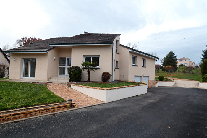 Maison à vendre - Domérat - 7 pièces - 4 chambres