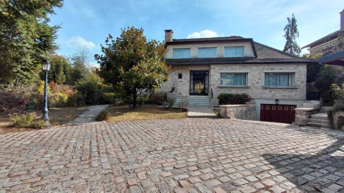 Maison 11 pièces à Montmorency, Centre Montmorency, à vendre