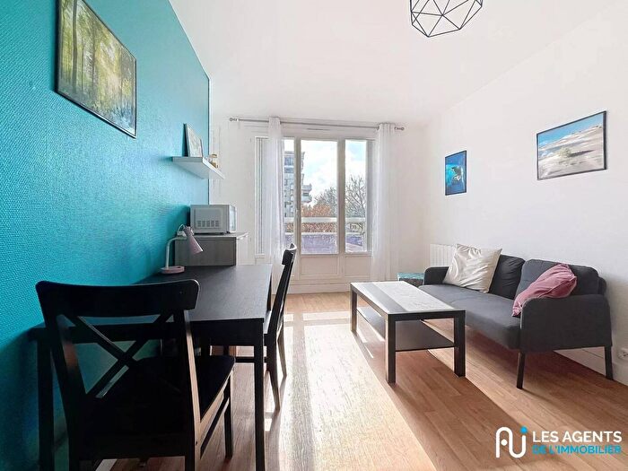 Appartement à louer - Bannier-Coligny, Orléans - 1 pièce