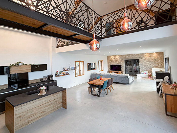 Maison à vendre - Bécon-les-Granits - 6 pièces - 5 chambres