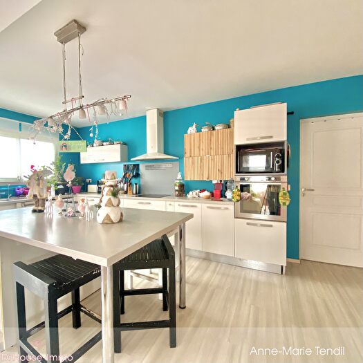 Maison à vendre - Le Tampon, Onzième, Douzième - 7 pièces - 4 chambres