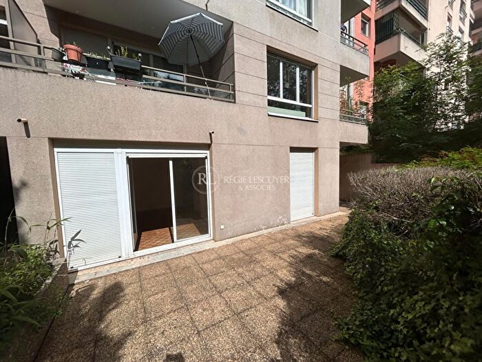 Villeurbanne, Ferrandière, Maisons Neuves : Appartement 2 pièces à louer