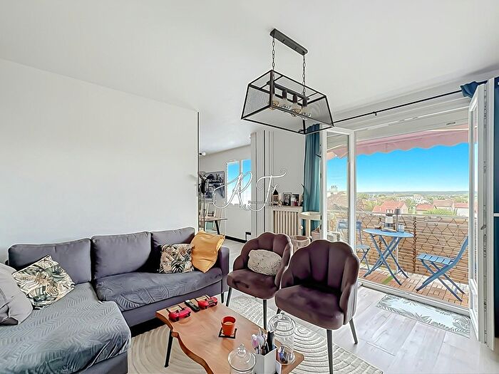 Appartement 5 pièces à Conflans-Sainte-Honorine, Montaigne, à vendre