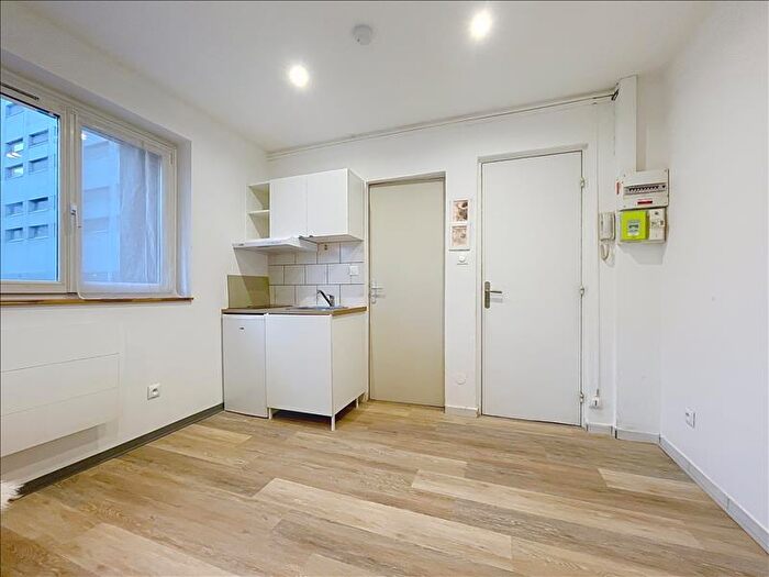 Appartement à louer - Strasbourg, LEsplanade, Citadelle - 1 pièce