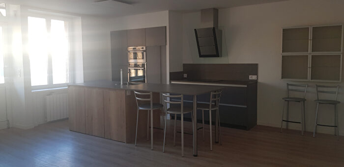 Appartement 4 pièces à louer - Lécousse