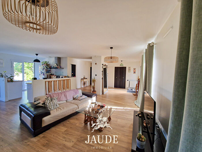 Maison 6 pièces à Teilhède, à vendre