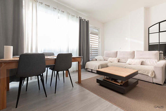 Maison à vendre - Yutz, Université, Cormontaigne, Zone des Carolingiens - 9 pièces - 5 chambres