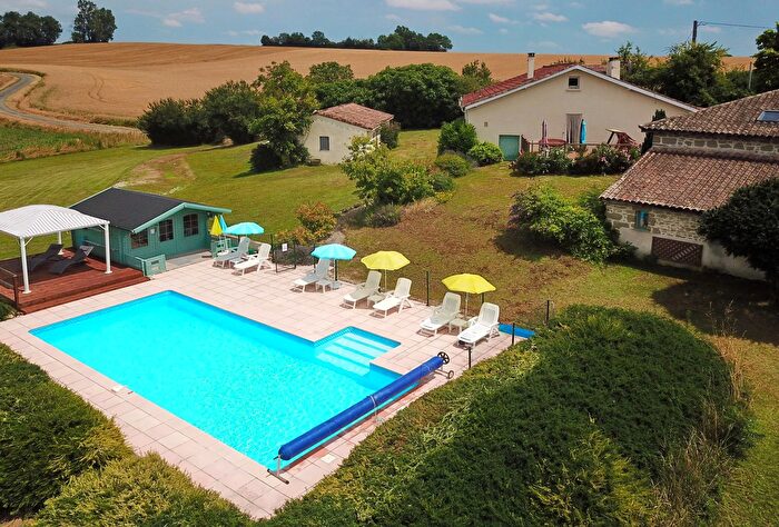 Maison à vendre - Monbahus - 13 pièces - 8 chambres