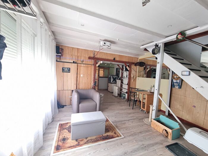 Maison à vendre - Saint-Martin-la-Plaine - 4 pièces - 2 chambres