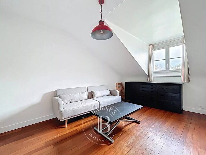 Appartement à louer - Place Louis XIV, Saint-Germain-en-Laye - 2 pièces - 1 chambre