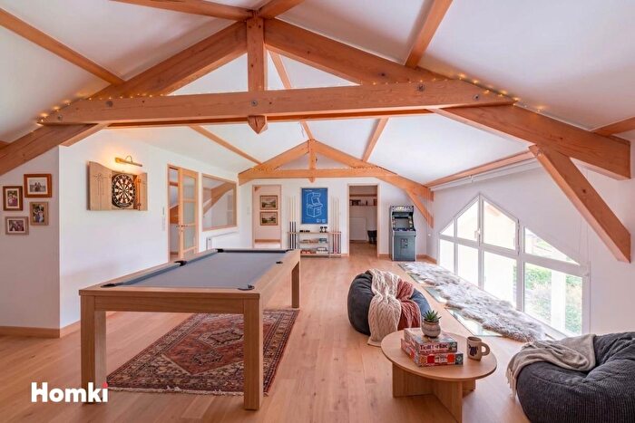 Maison 11 pièces à Vernaison, à vendre