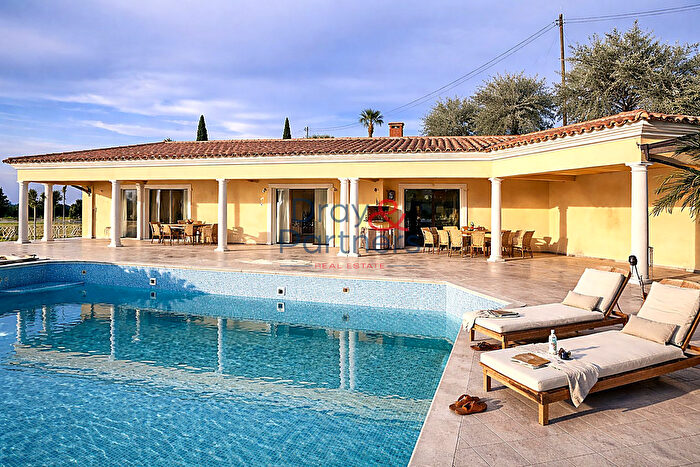 Maison à vendre - Nice, Saint-Antoine - 6 pièces - 3 chambres