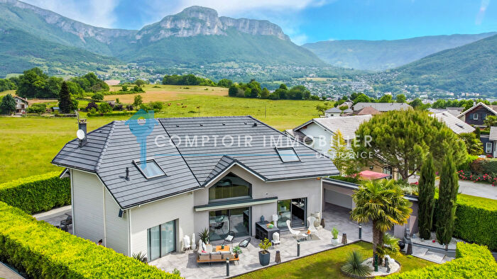 Maison à vendre - La Ravoire - 7 pièces - 4 chambres