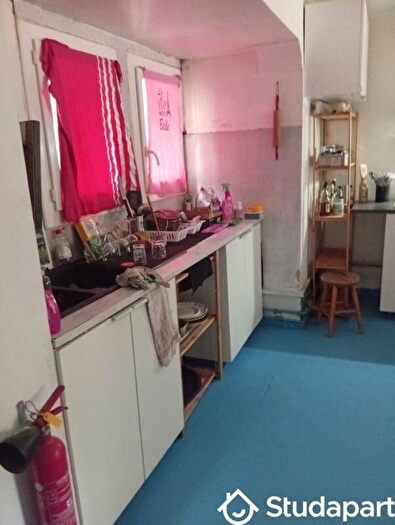 Appartement à louer - Les Platanes, Aix-en-Provence - 1 pièce - 5 chambres