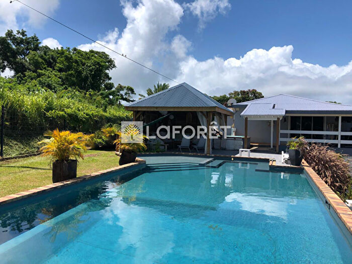 Maison à vendre - Saint-Claude - 8 pièces - 6 chambres