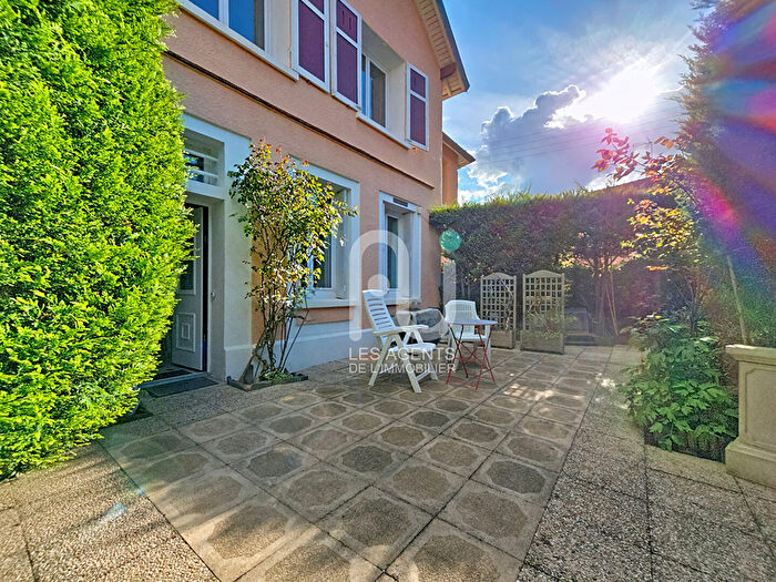 Asnières-sur-Seine, Bécon, Bourguignons : Maison 3 pièces à vendre