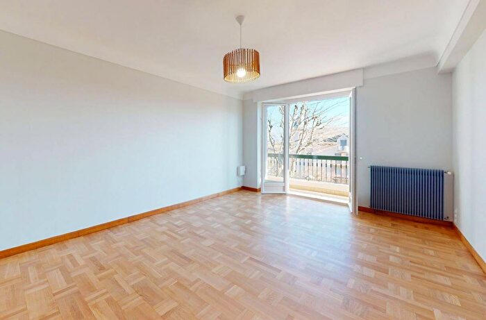 Appartement à louer - Centre Ancien, Rodez - 4 pièces - 3 chambres