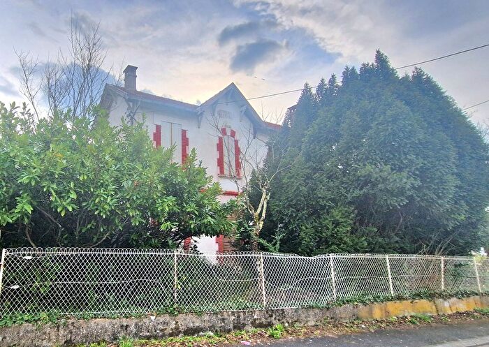 Maison à vendre - Villeneuve-sur-Lot, Eysses - 9 pièces - 6 chambres