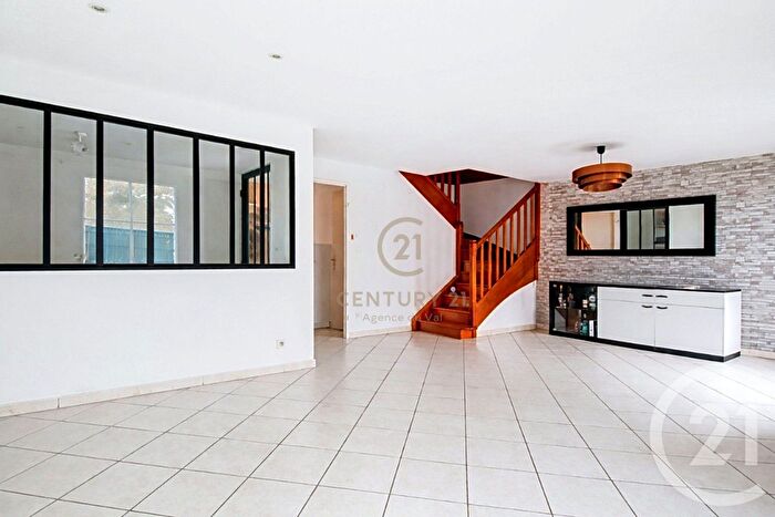 Maison à vendre - Champs-sur-Marne, Centre-ville - 5 pièces - 3 chambres