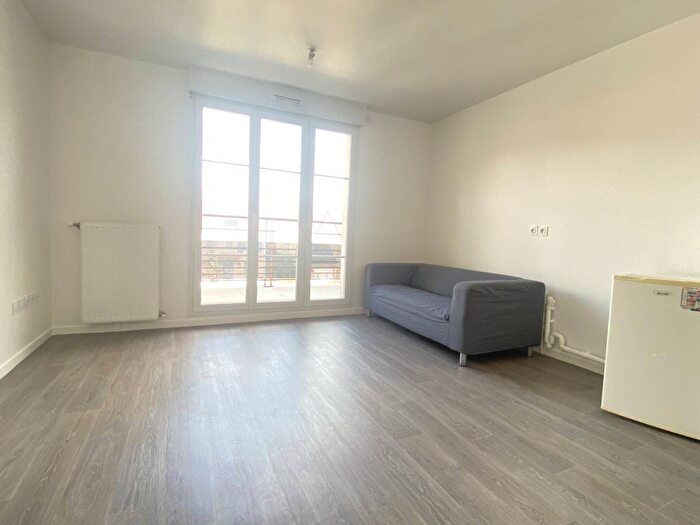 Appartement 2 pièces à louer à Linas