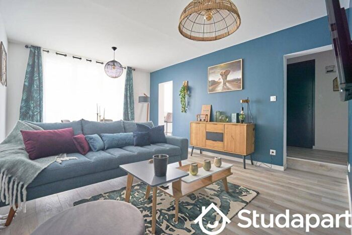 Appartement à louer - Clairmarais-Charles Arnould, Reims - 1 pièce - 1 chambre