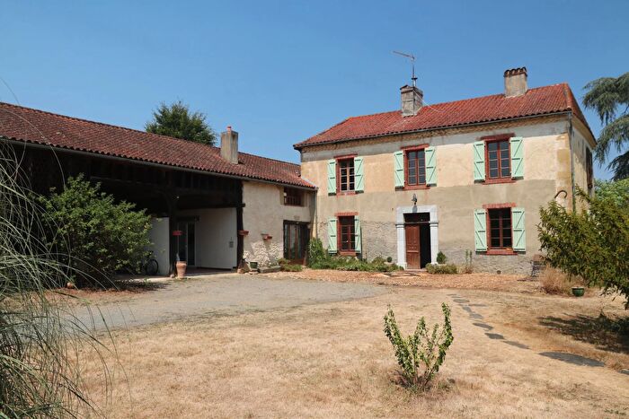 Maison à vendre - Laguian-Mazous - 6 pièces - 5 chambres