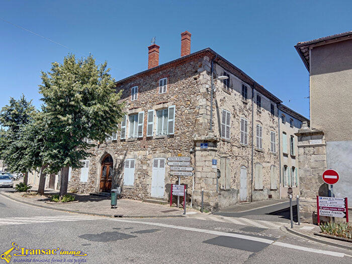 Maison 20 pièces à Courpière, à vendre