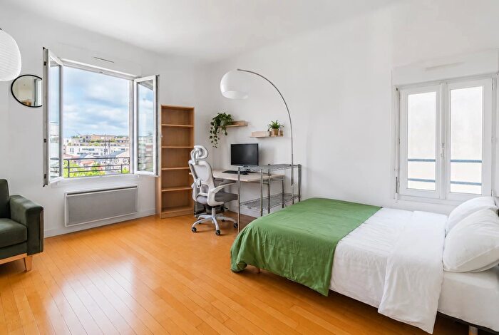Issy-les-Moulineaux, Centre-ville, Corentin Celton, Les Varennes : Appartement 1 pièce à vendre