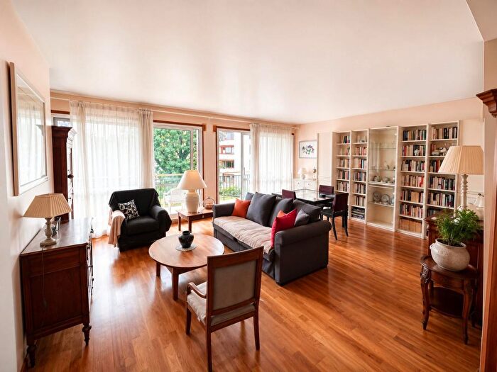 Noisy-le-Roi : Appartement 4 pièces à vendre