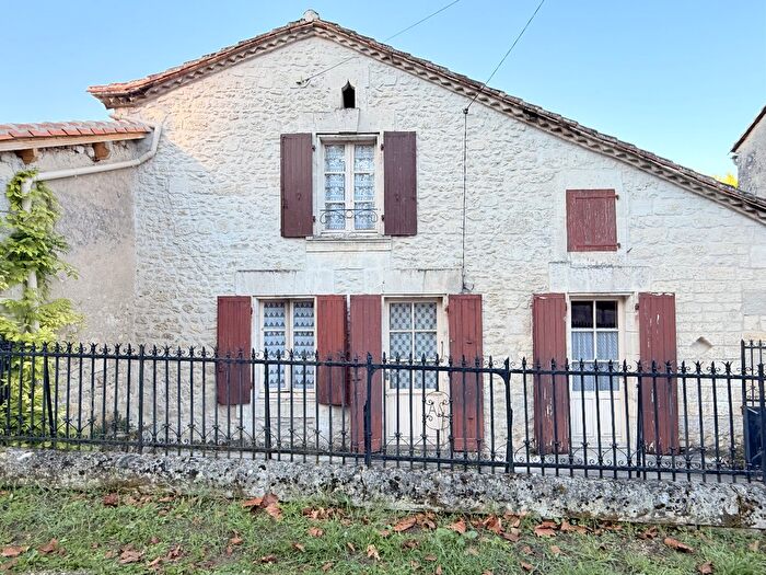 Maison à vendre - Villebois-Lavalette - 4 pièces - 2 chambres