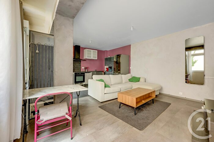 Appartement à vendre - Issy-les-Moulineaux, Les Epinettes, Le Fort, Les Hauts dIssy - 3 pièces - 2 chambres