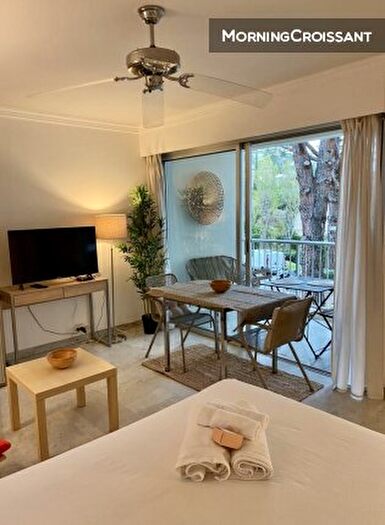 Vallauris, Pertuades - Appartement 1 pièce à louer