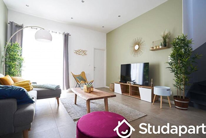 Appartement à louer - Caulier, Lille - 1 pièce - 1 chambre