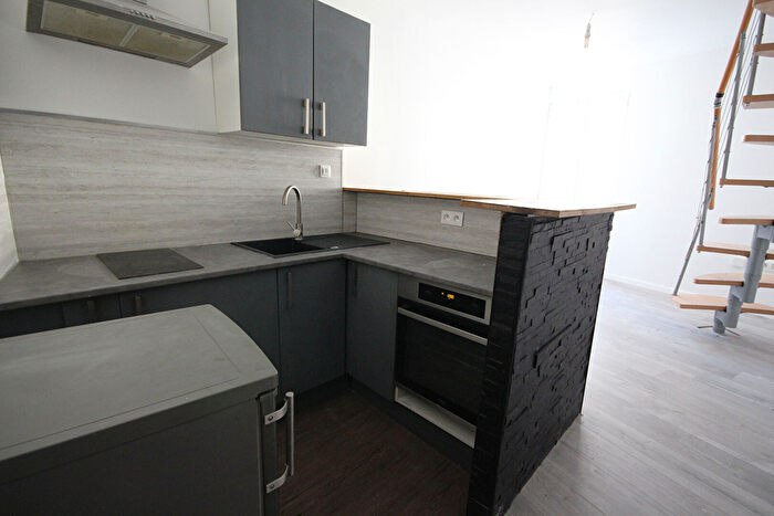 Appartement à vendre - Pont-Sainte-Maxence, Montignette - 2 pièces - 1 chambre