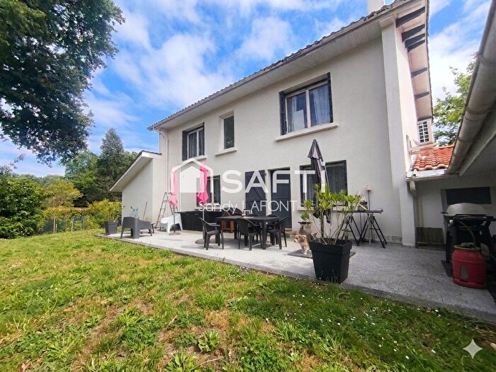Mont-de-Marsan, Centre-ville : Maison 8 pièces à vendre