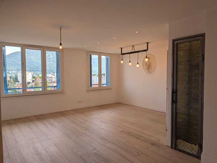 Appartement 3 pièces à louer à Annecy, Parc des Sports, Fier