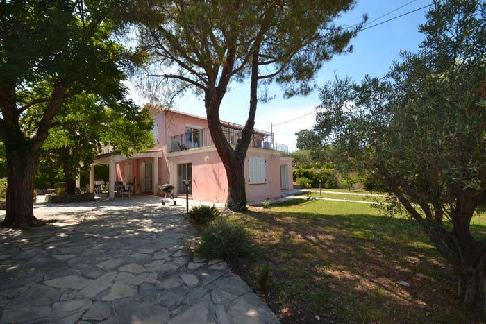 Le Cap, Antibes : Maison 7 pièces à louer