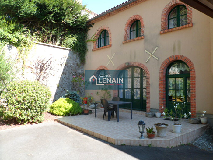 Maison à vendre - Pouzauges - 6 pièces - 4 chambres