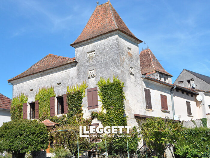 Paussac-et-Saint-Vivien : Maison 5 pièces à vendre