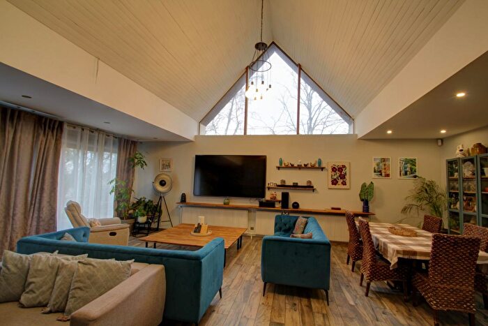 Maison à vendre - Saran, Centre-ville, Bois Joly, La Chiperie - 7 pièces - 5 chambres