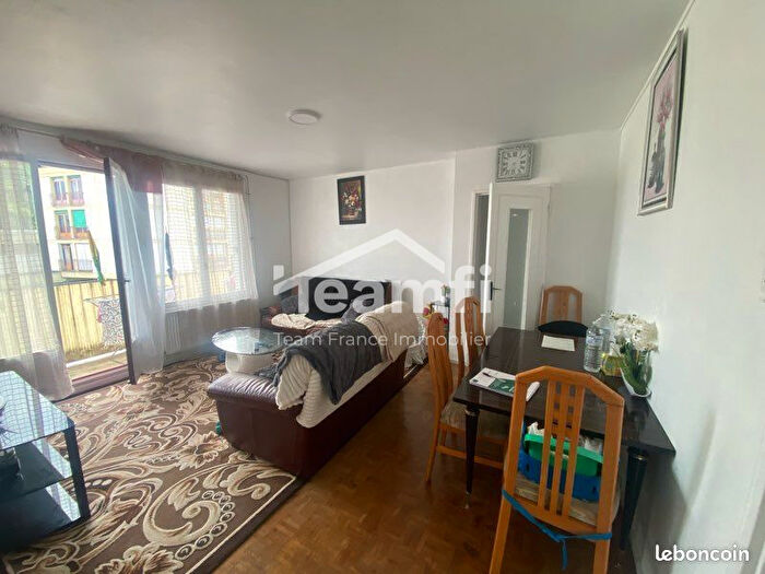 Appartement à vendre - Vierzon, Centre-ville - 4 pièces - 3 chambres